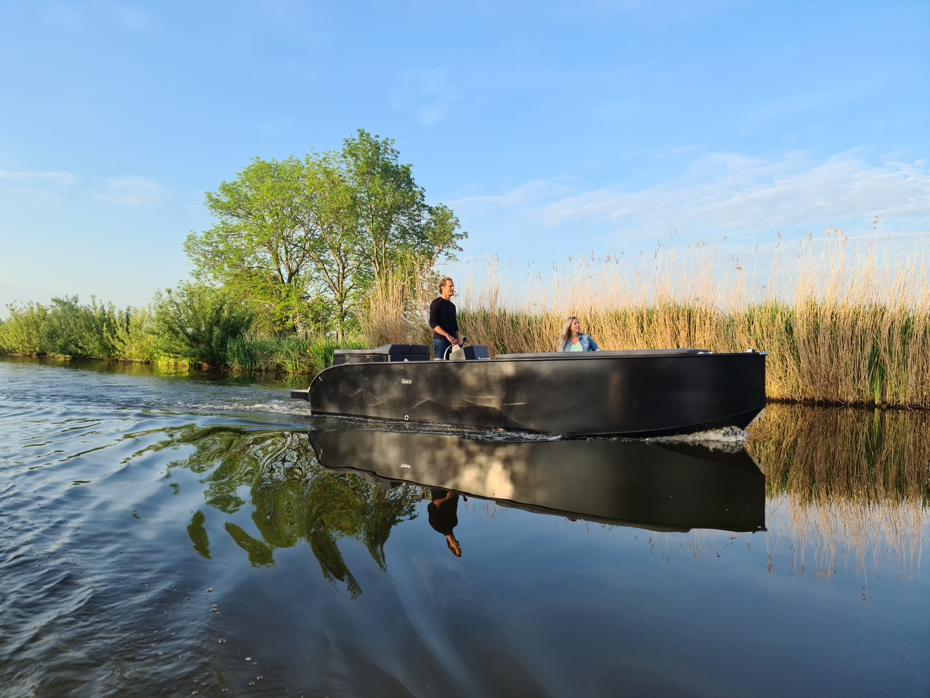 Futuro ZX20 L: Prices, Specs, Reviews and Sales Information - itBoat