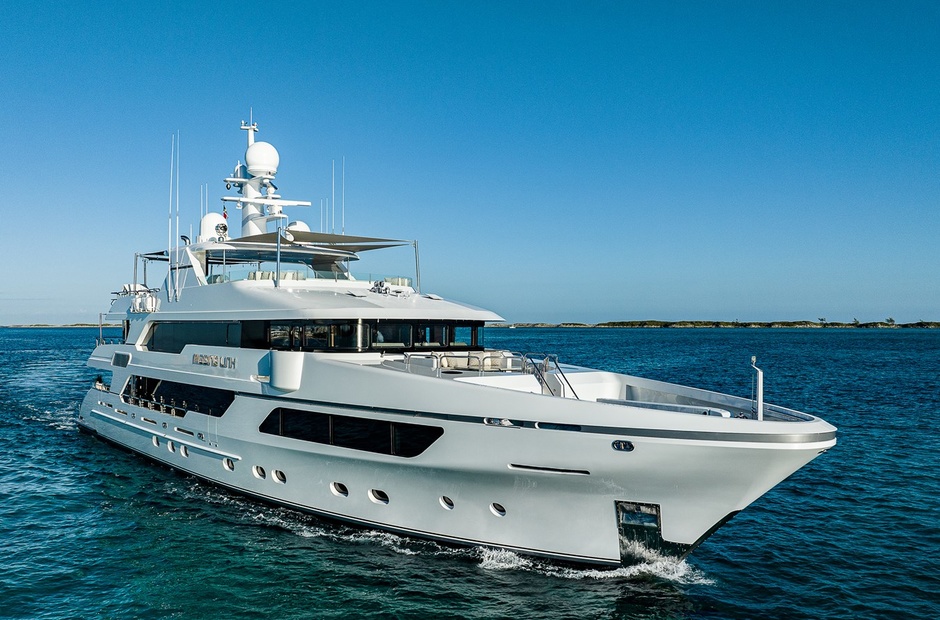 Christensen Missing Link Superyacht: Features, Photos & Specifications ...