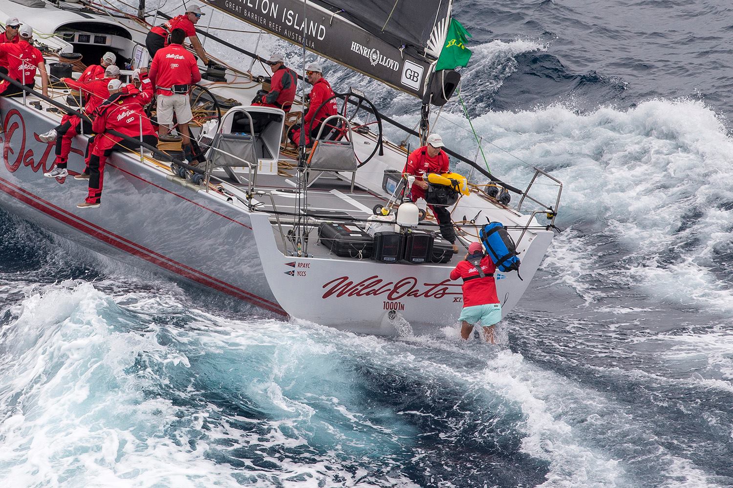 Get your stuff out! - photo of the day from itBoat magazine