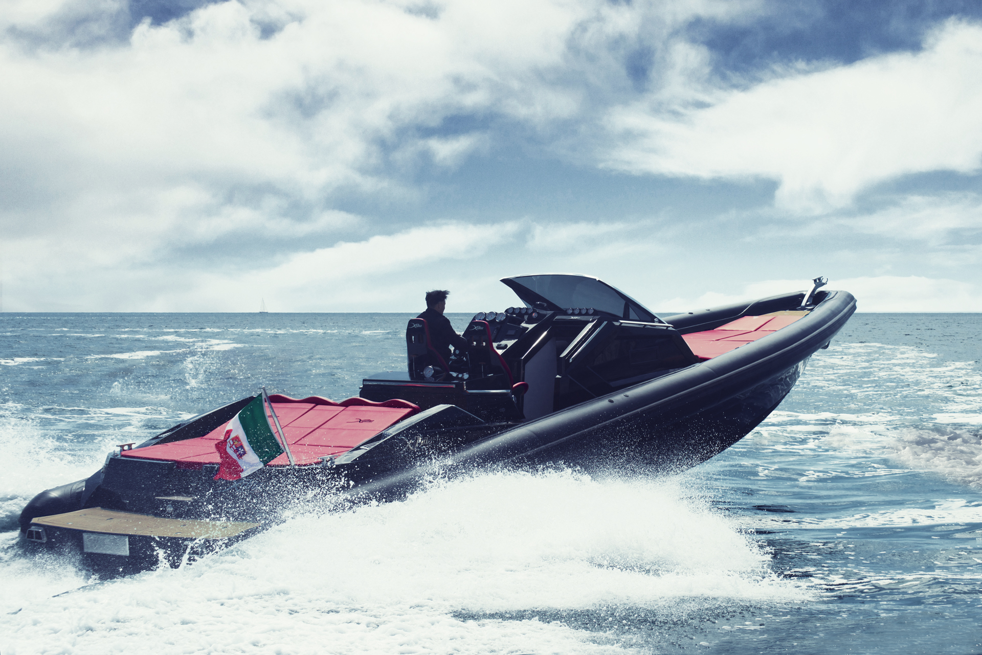 DNA 44: Prices, Specs, Reviews and Sales Information - itBoat