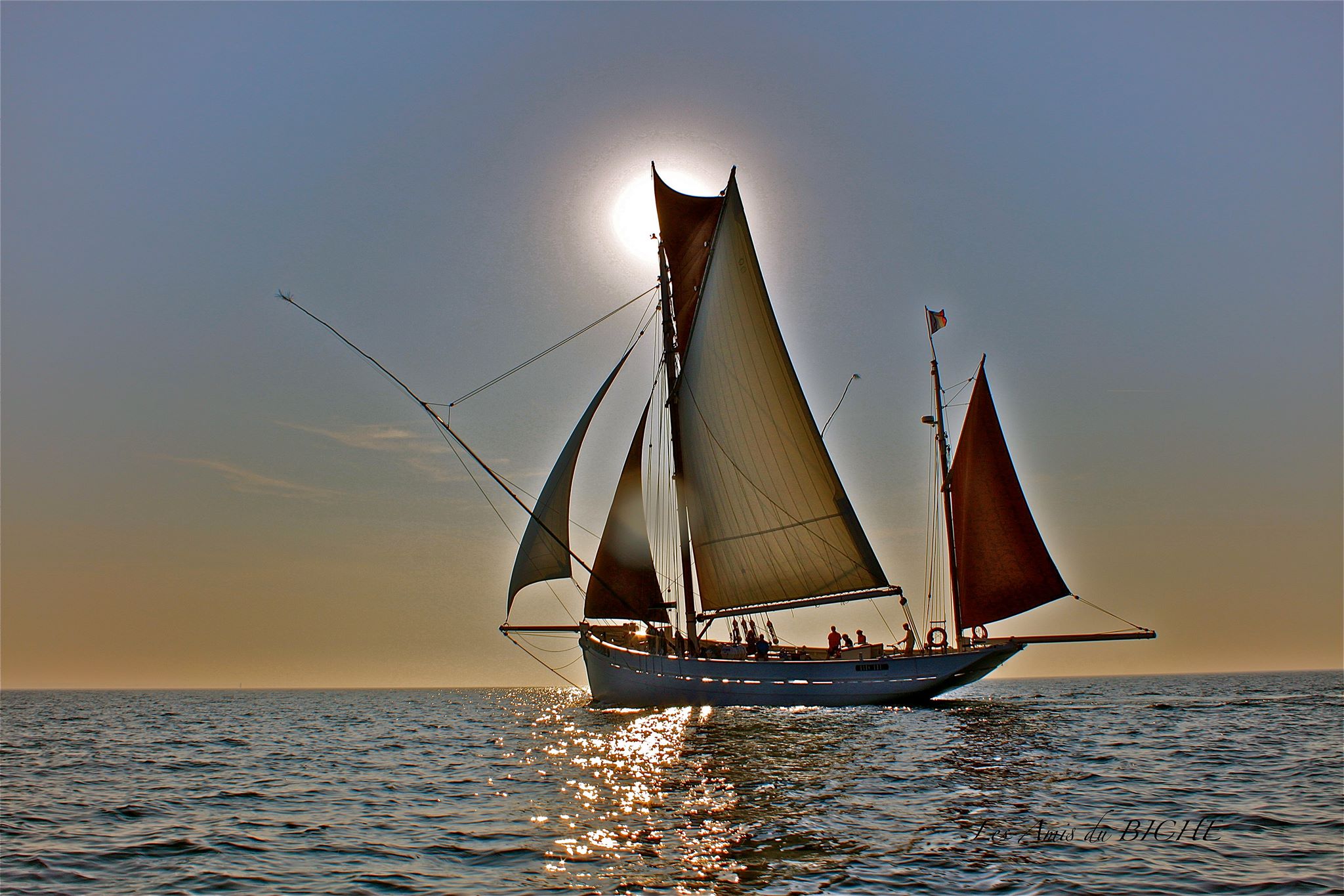 Into the sunset. - photo of the day from itBoat magazine