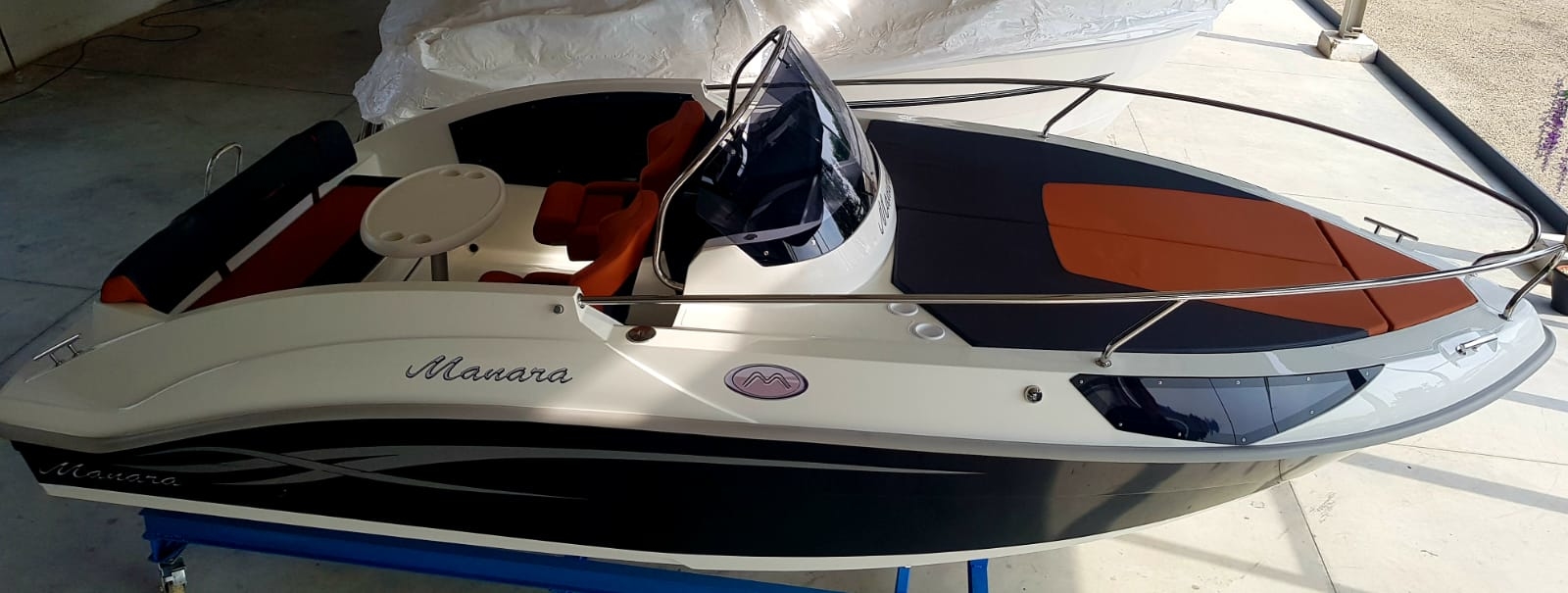 Manara 555 Walkaround: Prices, Specs, Reviews and Sales Information ...