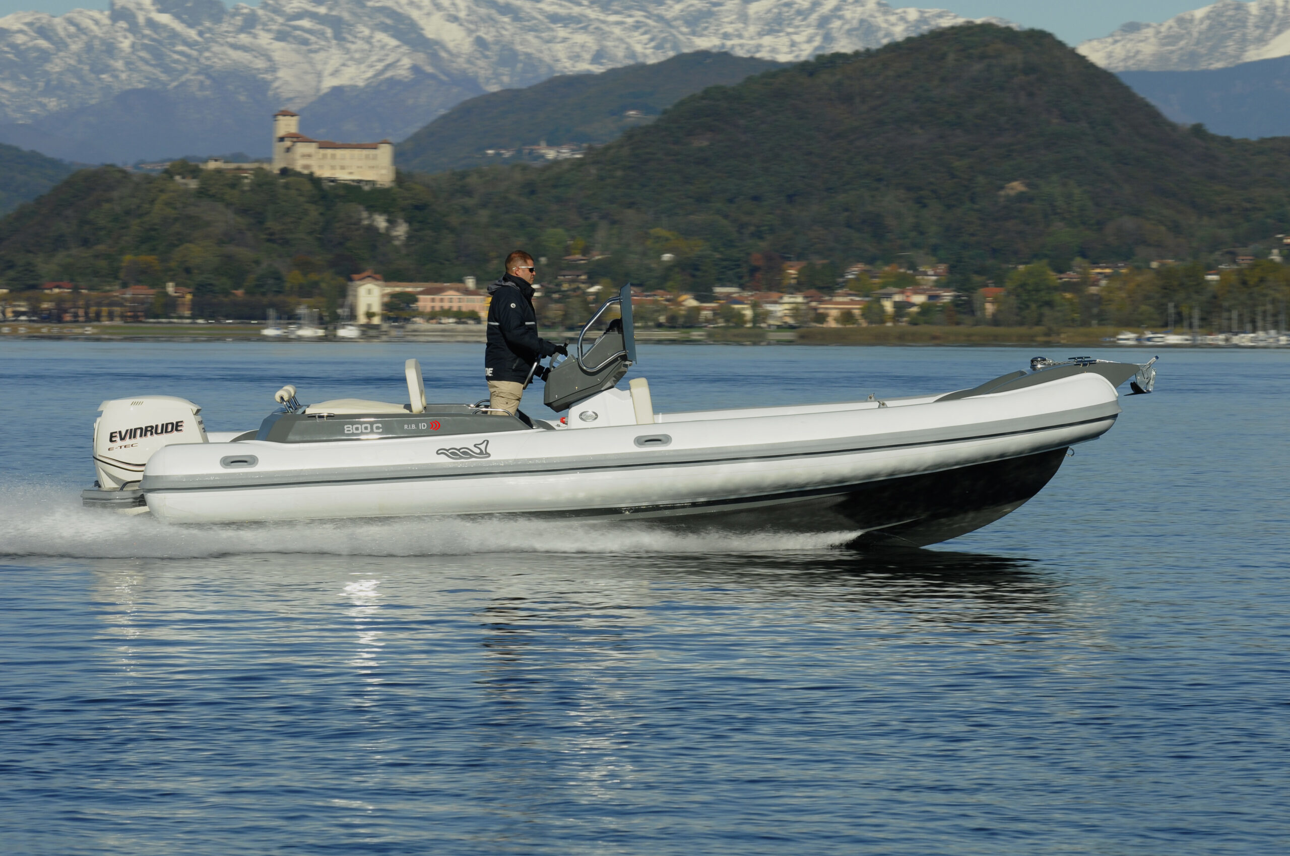 MV 800: Prices, Specs, Reviews and Sales Information - itBoat