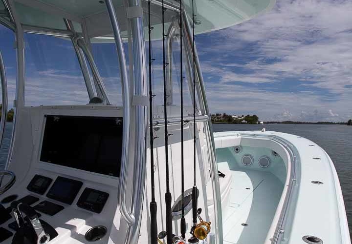Contender 28T: Prices, Specs, Reviews and Sales Information - itBoat