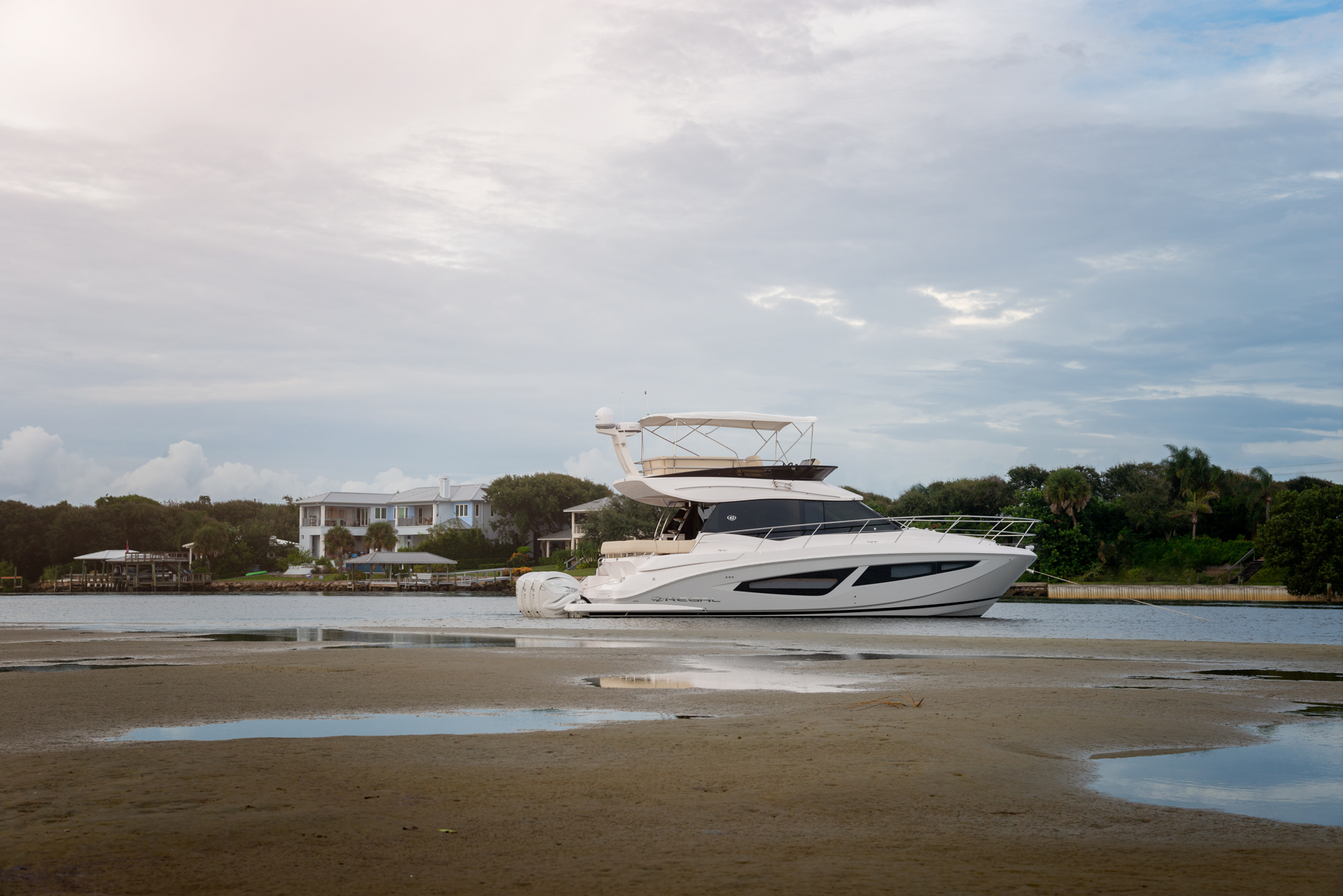 Regal 42 FXO: Prices, Specs, Reviews and Sales Information - itBoat