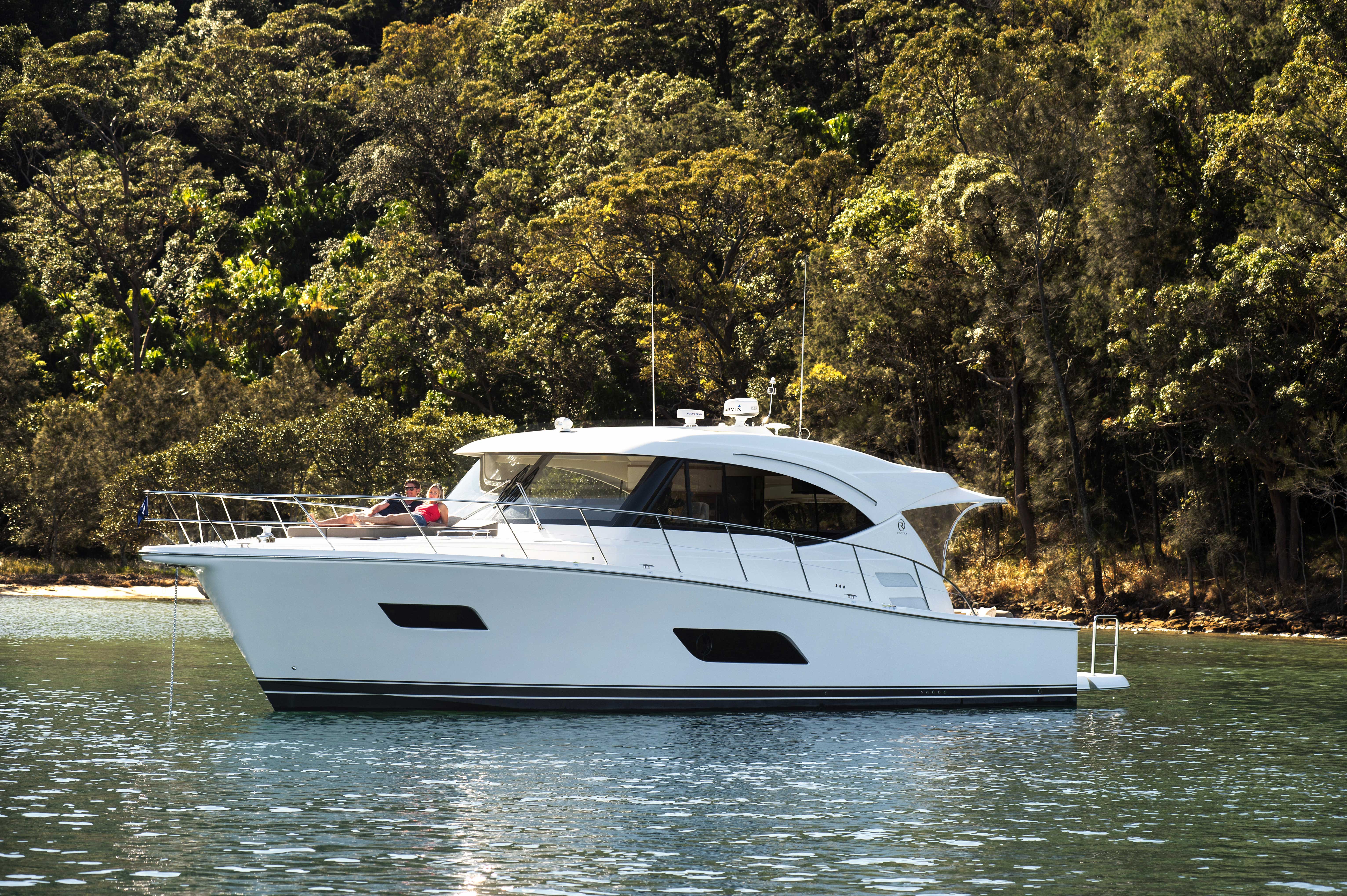 Riviera 525 SUV: Prices, Specs, Reviews and Sales Information - itBoat