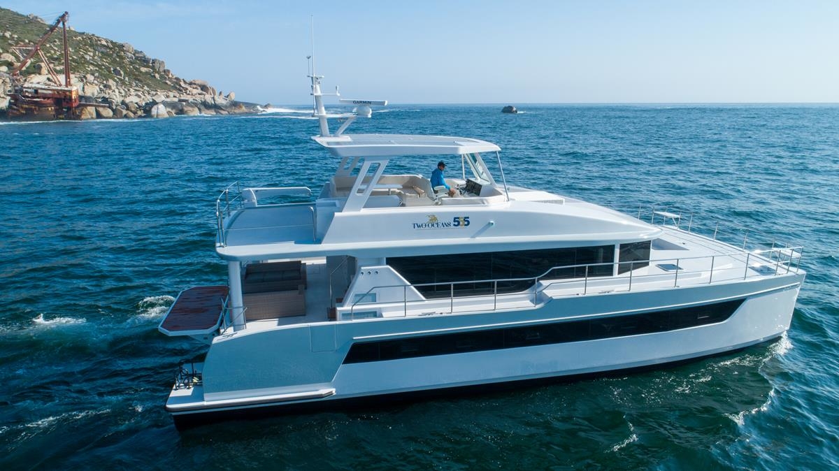 Two Oceans 555 Power Catamaran: Prices, Specs, Reviews and Sales ...