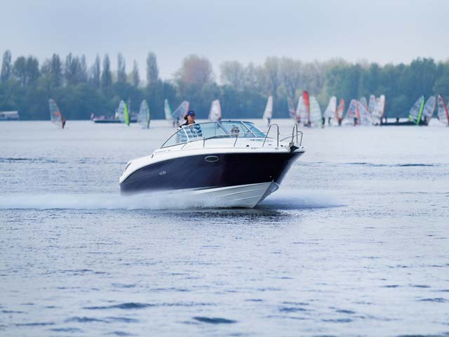 Sea Ray 235 Weekender: Prices, Specs, Reviews and Sales Information ...