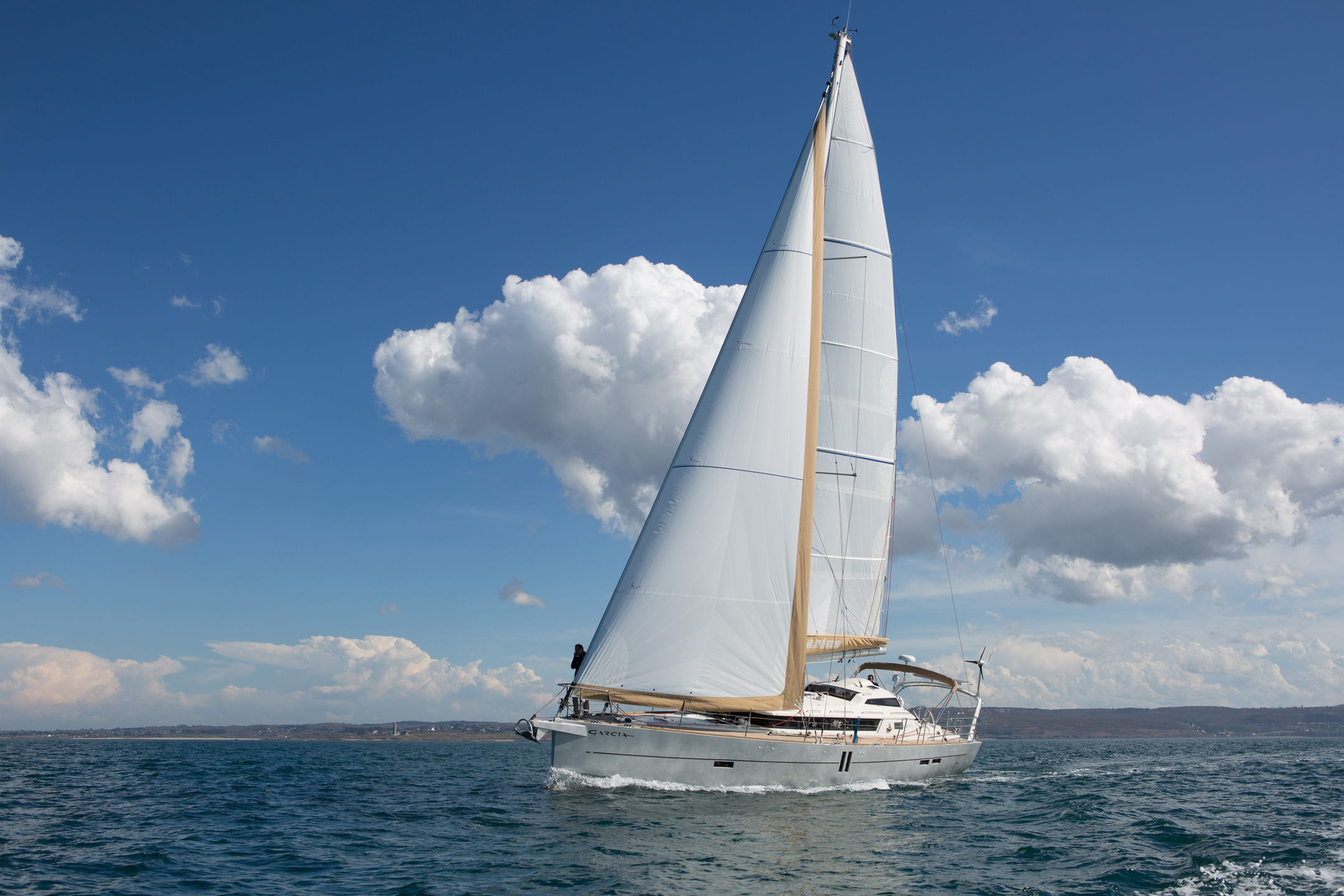 Garcia Exploration 52: Prices, Specs, Reviews and Sales Information ...