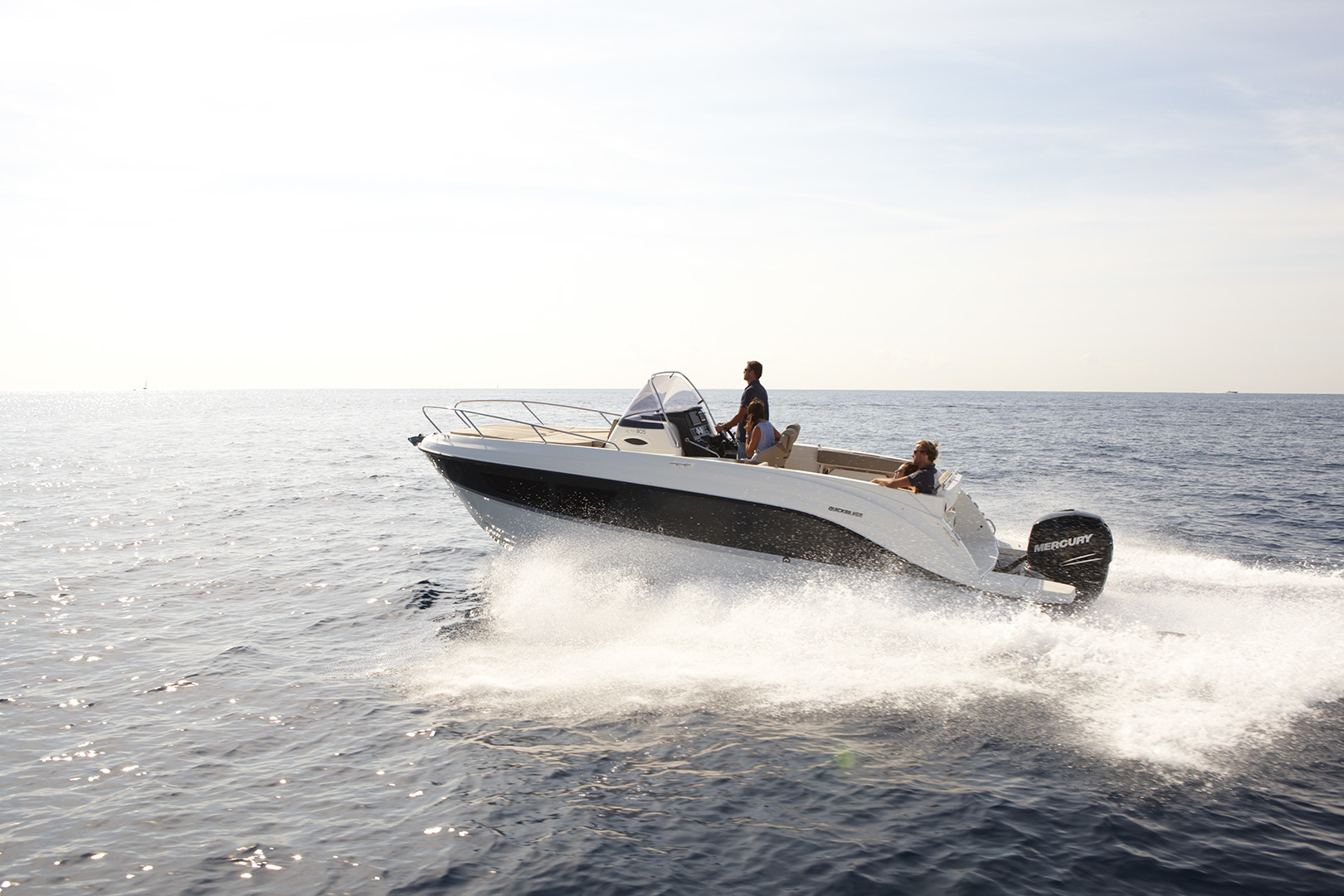 Quicksilver Activ 805 Sundeck: Prices, Specs, Reviews and Sales ...