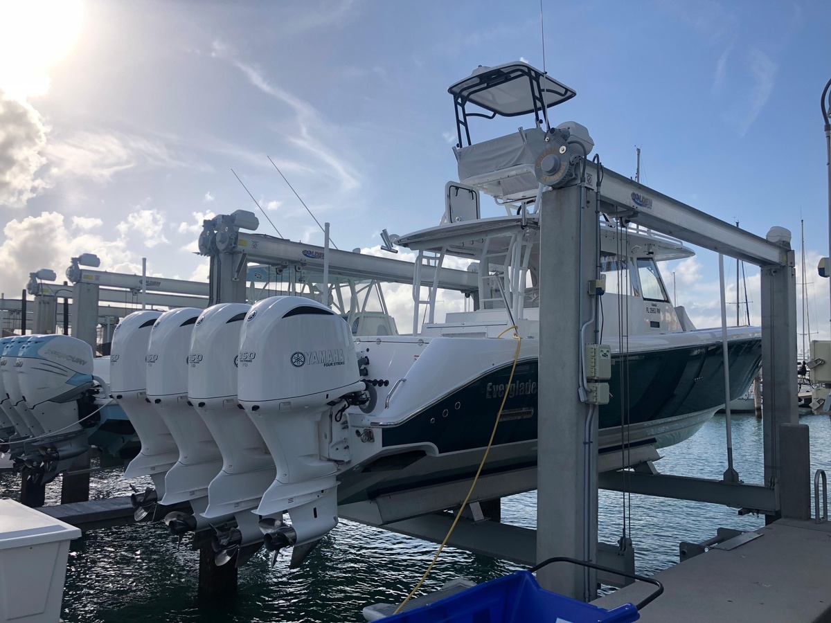 Boats Everglades ⚓ purchase, range of models on itBoat