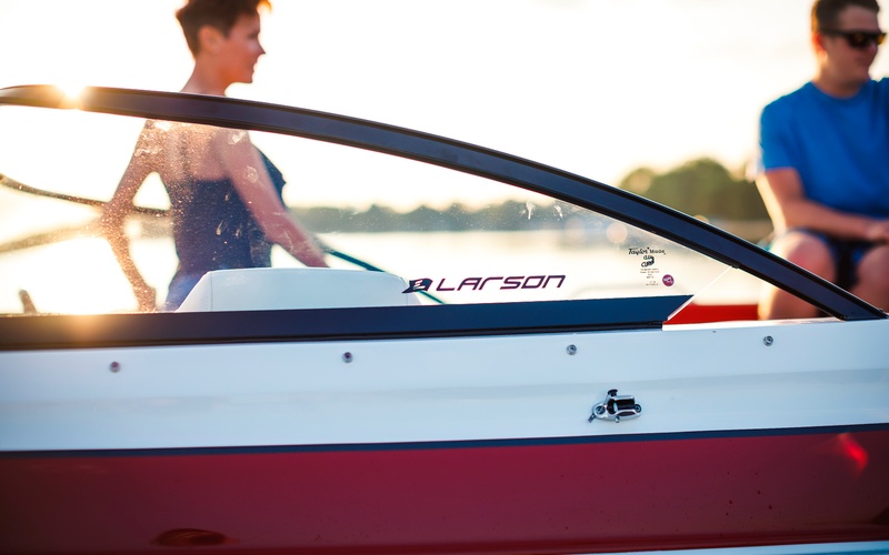 Larson: Models, Price Lists & Sales - itBoat