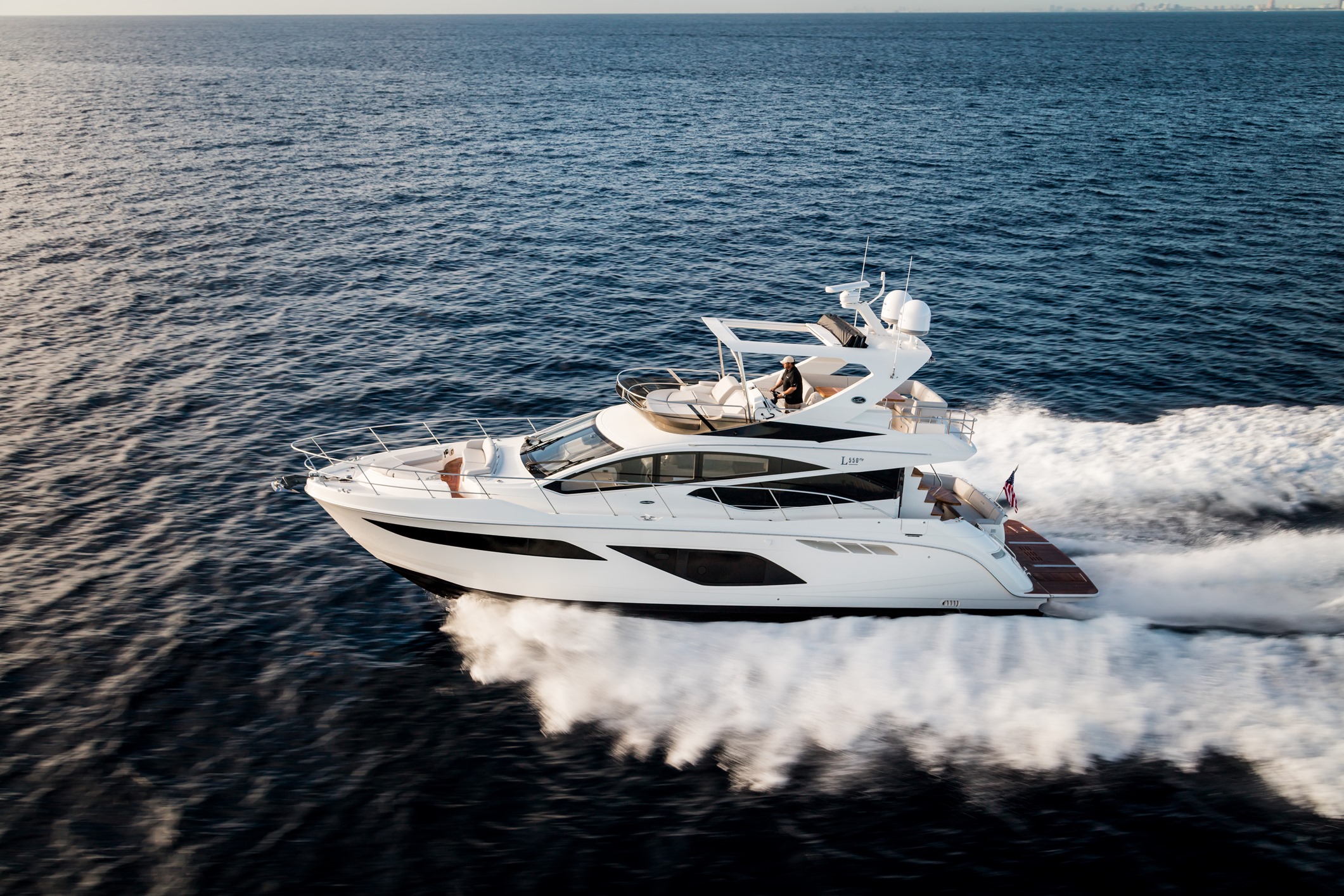 Sea Ray L550 Fly: Prices, Specs, Reviews and Sales Information - itBoat