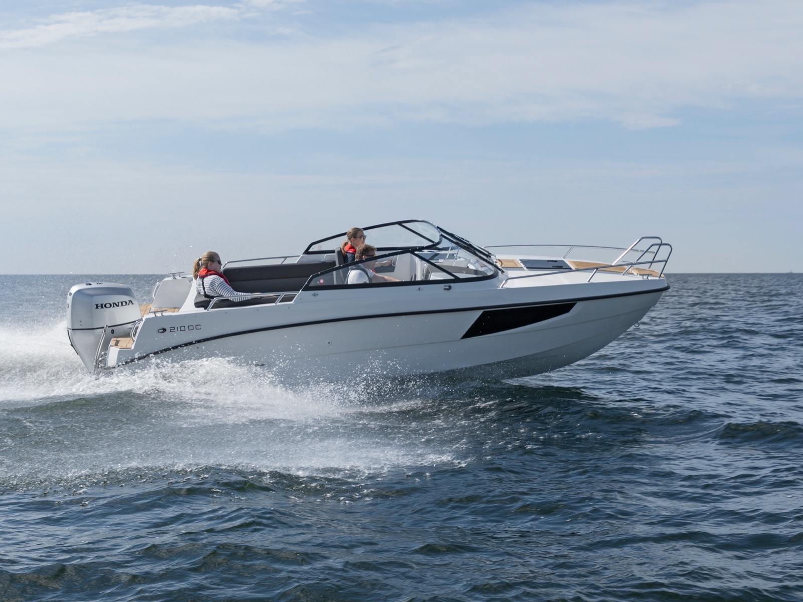 AMT 210 DC: Prices, Specs, Reviews and Sales Information - itBoat