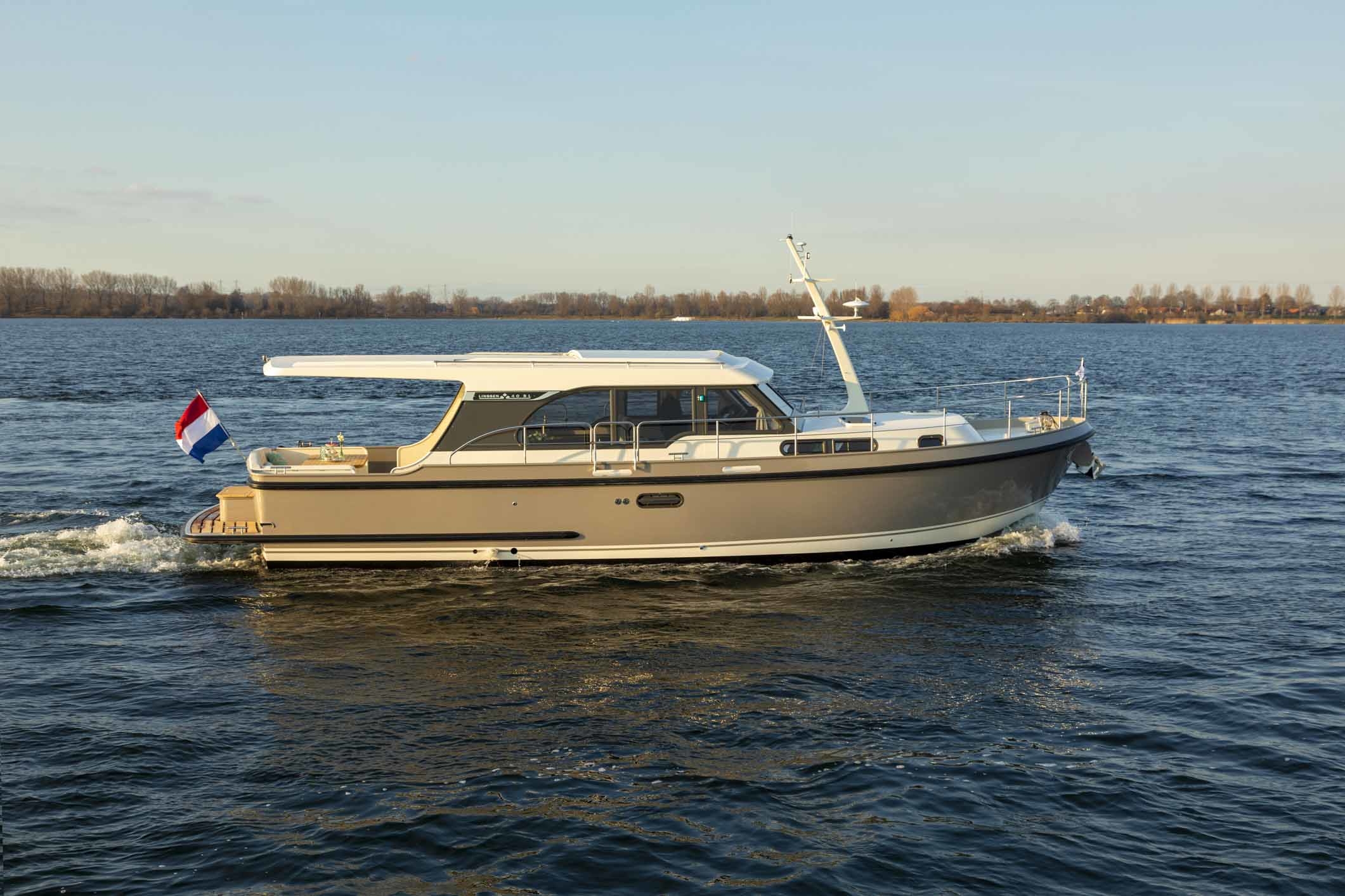 Linssen 40 SL Sedan: Prices, Specs, Reviews and Sales Information - itBoat