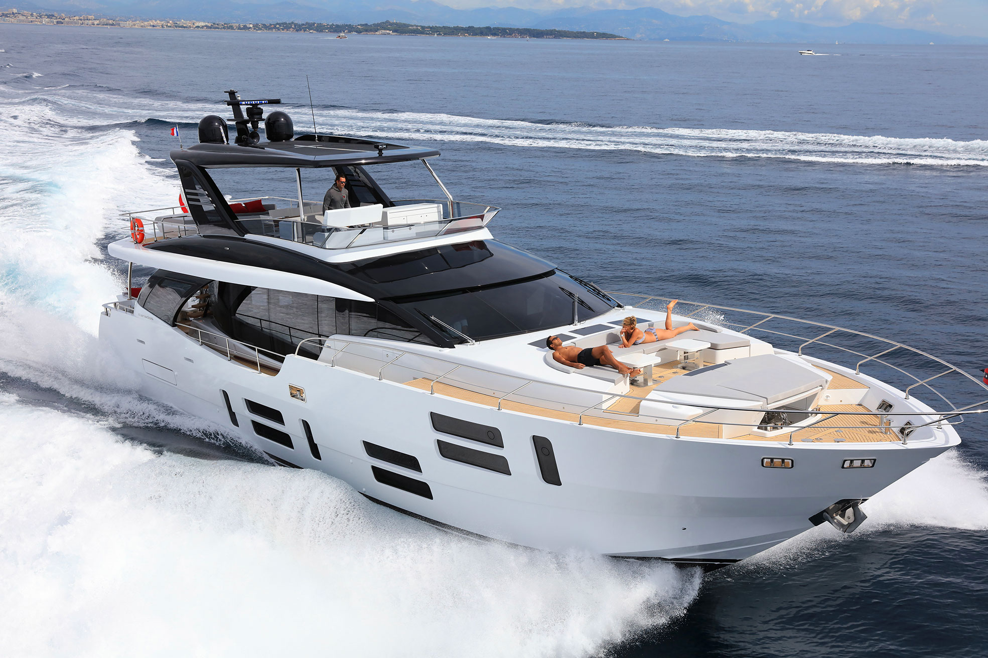 Canados 808 Maximus: Prices, Specs, Reviews and Sales Information - itBoat