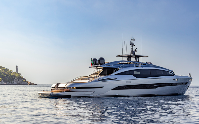 Pershing GTX80: Prices, Specs, Reviews and Sales Information - itBoat