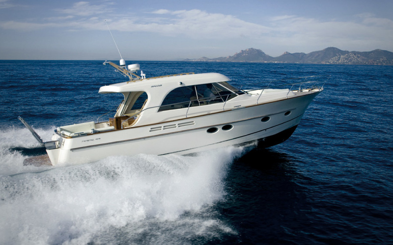 Galeon 445 Hts: Prices, Specs, Reviews and Sales Information - itBoat