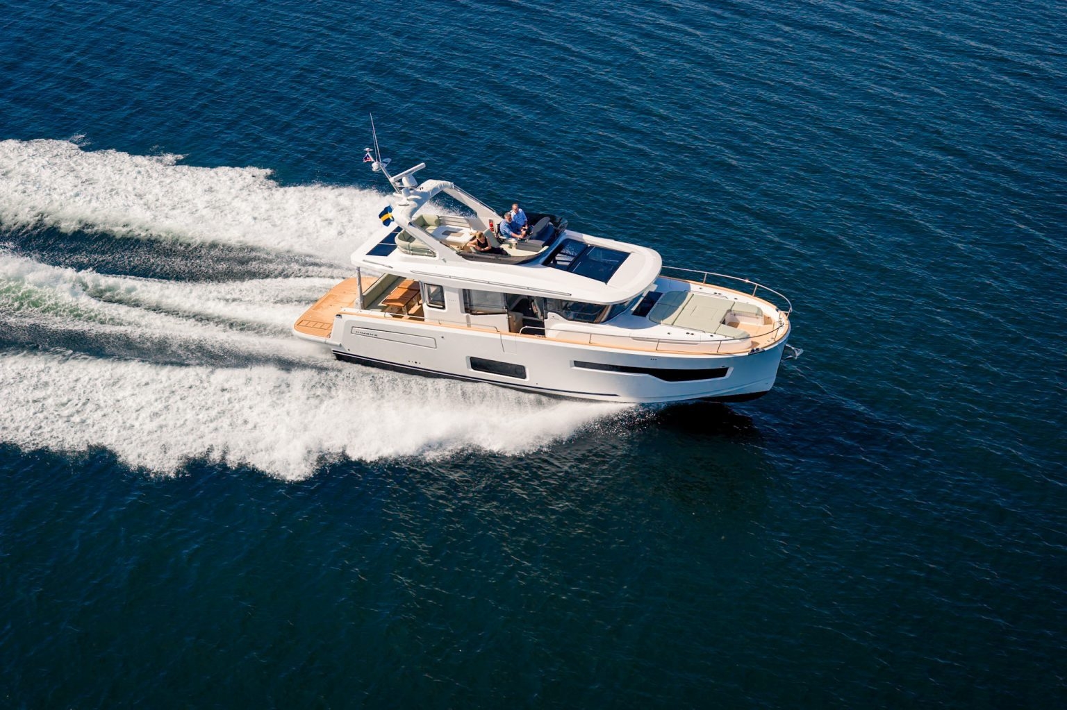 Nimbus 495 Flybridge: Prices, Specs, Reviews and Sales Information - itBoat
