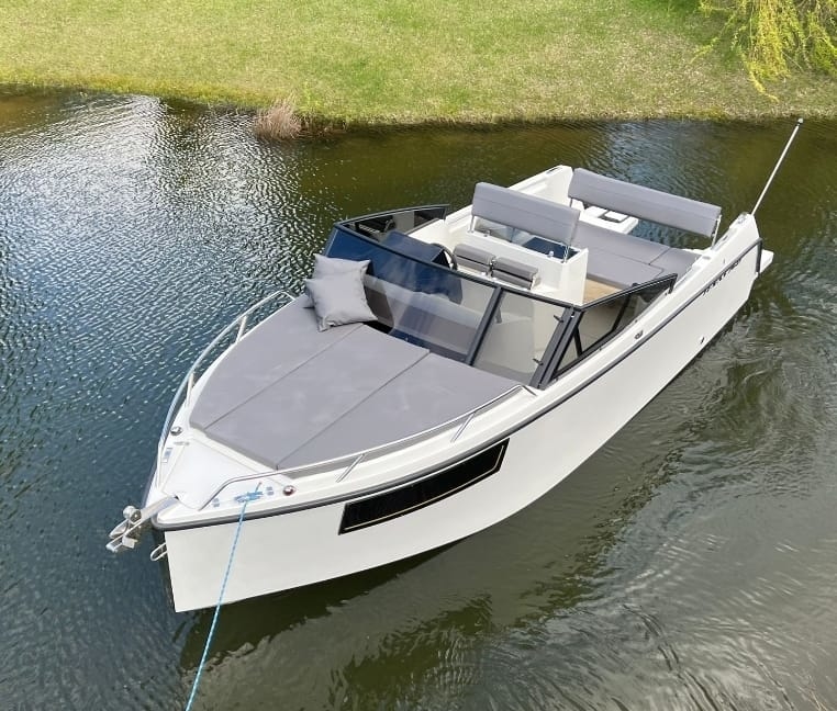 Manara 750 WA Poseidon: Prices, Specs, Reviews and Sales Information ...