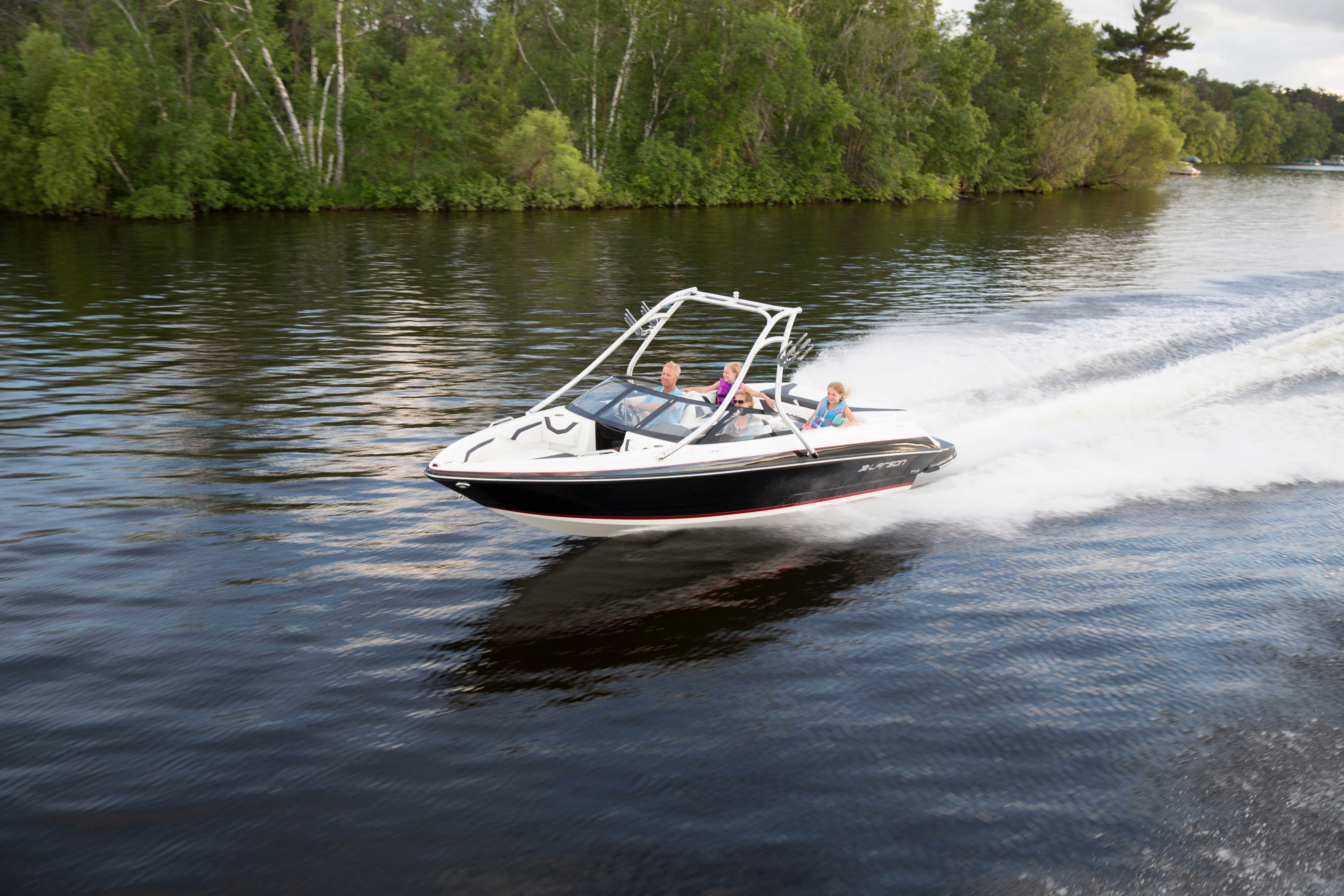 Larson LX 225S: Prices, Specs, Reviews and Sales Information - itBoat
