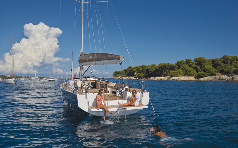 Azuree 40: Prices, Specs, Reviews and Sales Information - itBoat