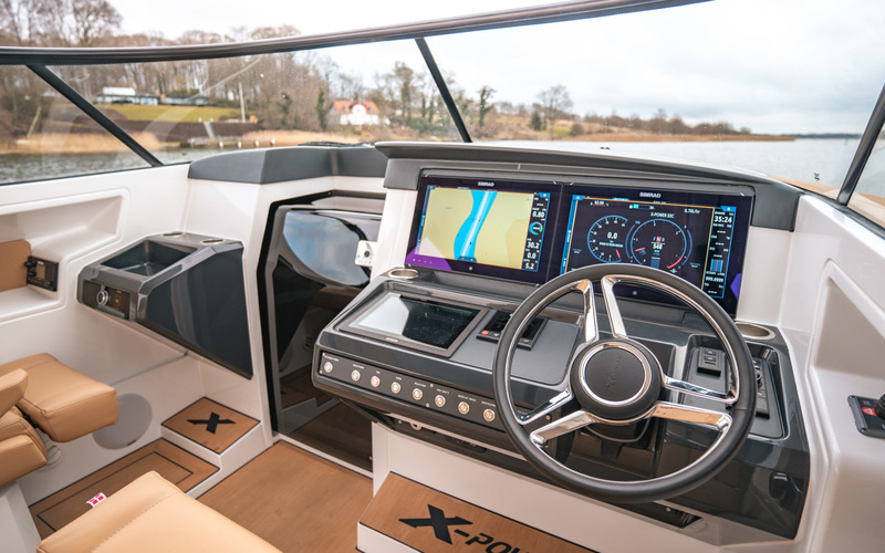 Cobalt R33: Prices, Specs, Reviews and Sales Information - itBoat