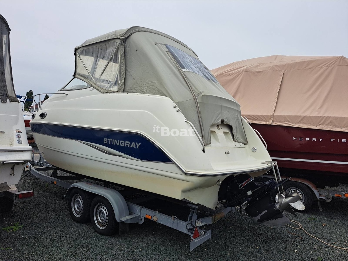 Продается: Stingray 240 CS (2003) катер - itBoat