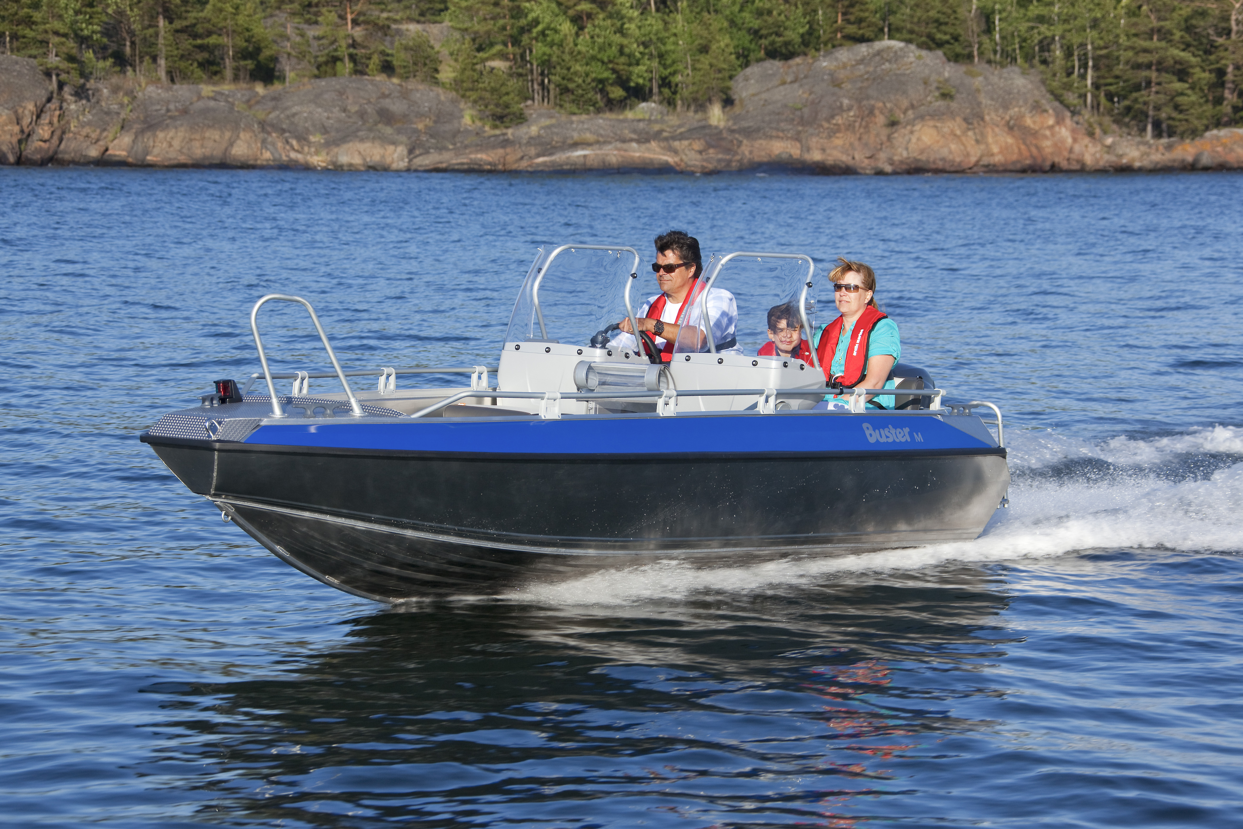 Buster M2: Prices, Specs, Reviews and Sales Information - itBoat