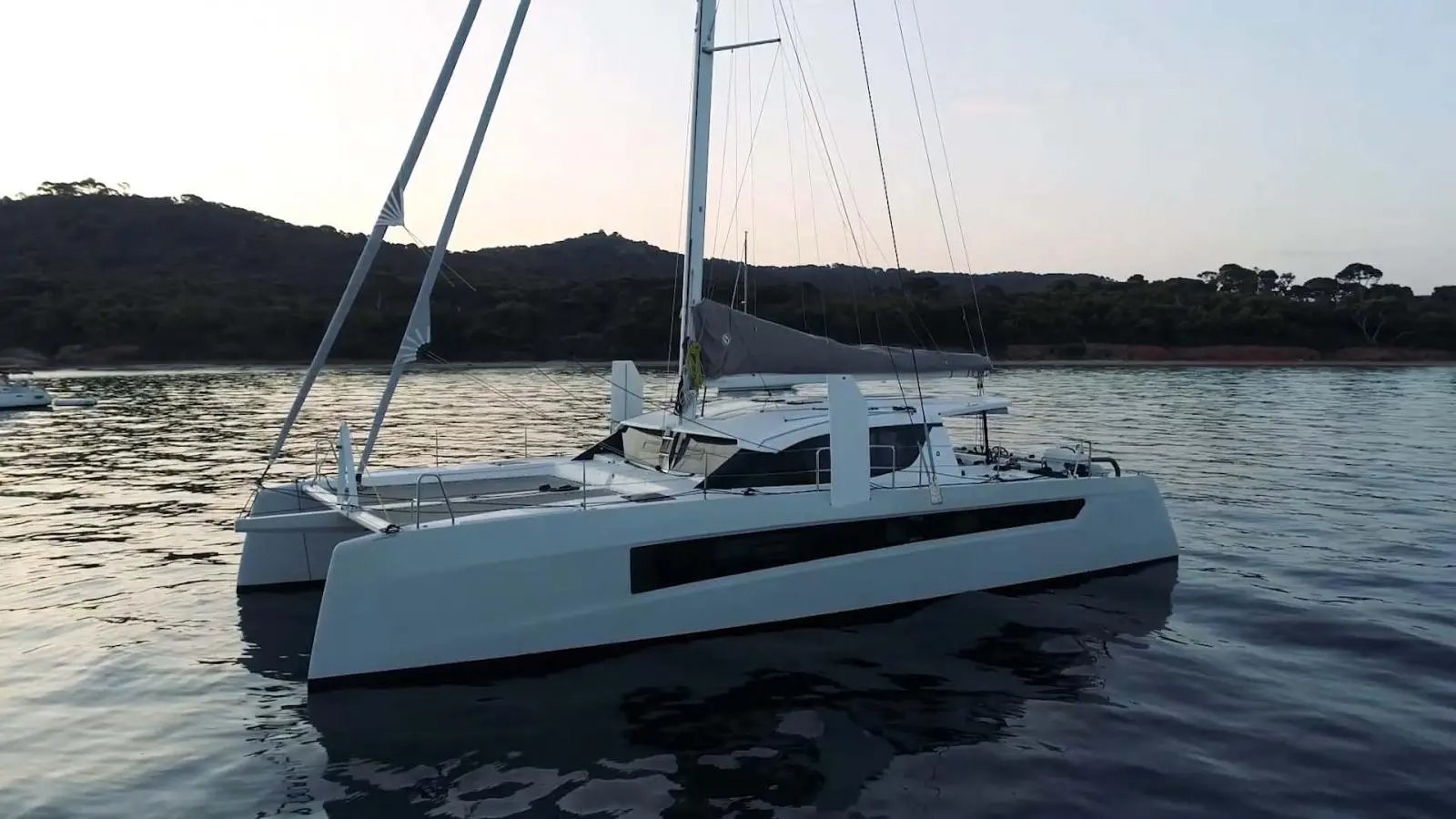 SLYDER 49: Prices, Specs, Reviews and Sales Information - itBoat