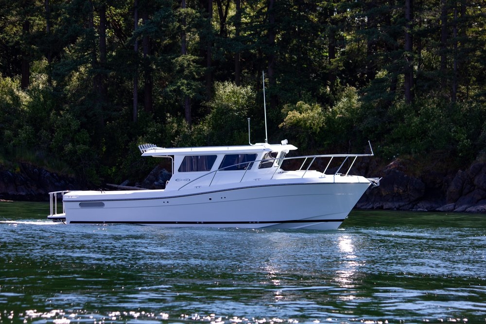 Ocean Sport 33’ Roamer: Prices, Specs, Reviews and Sales Information ...