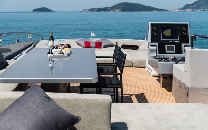 Pershing 108: Prices, Specs, Reviews and Sales Information - itBoat