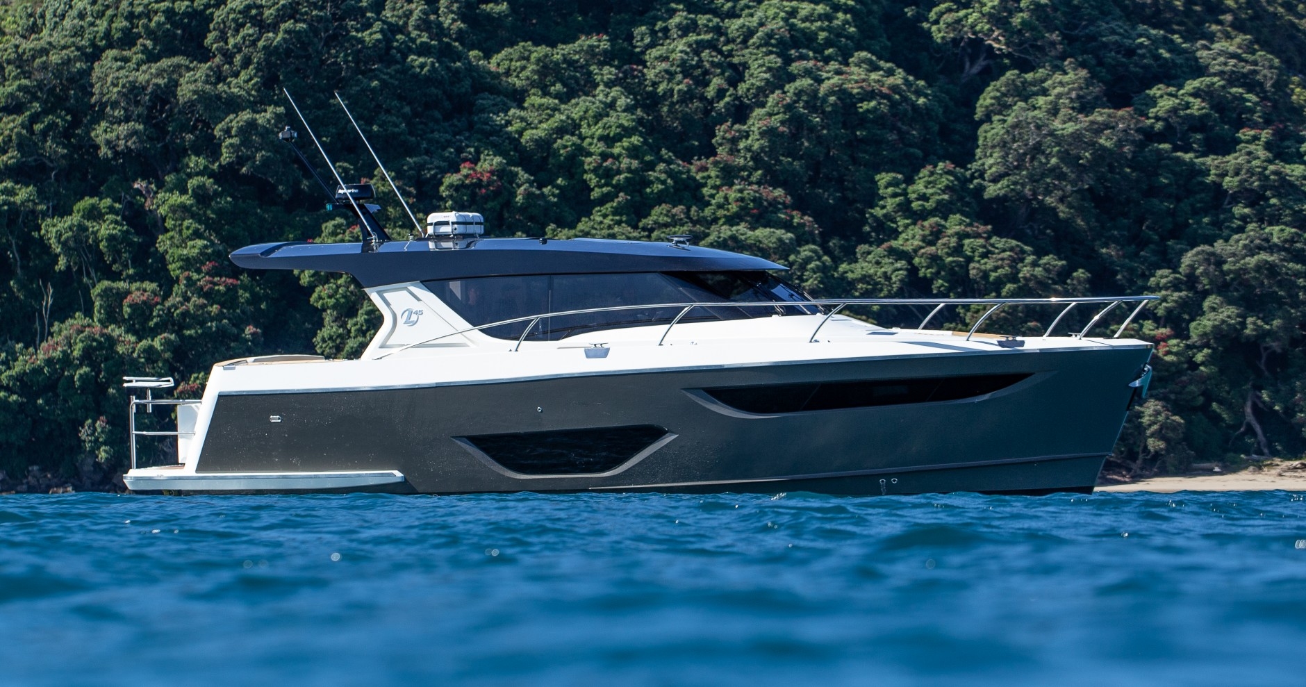 Legacy L45: Prices, Specs, Reviews and Sales Information - itBoat