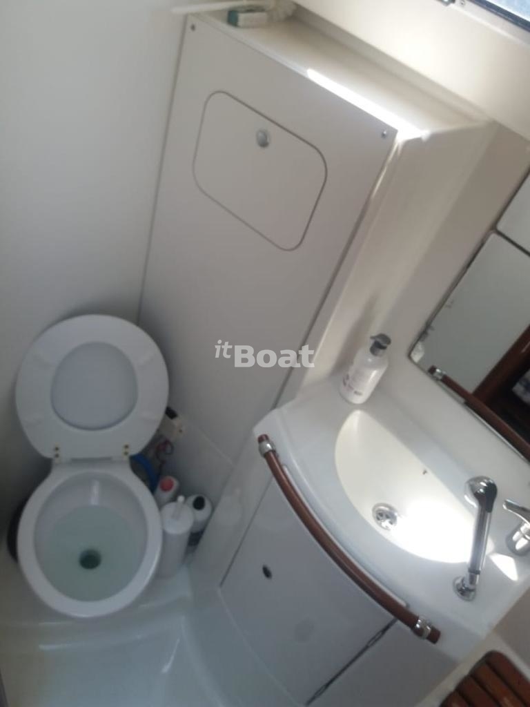 For Sale: Beneteau Oceanis Clipper 343 (2008) sailing yacht - itBoat