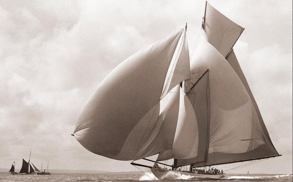 The first sailing photographer - photo of the day from itBoat magazine