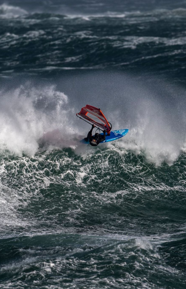 Windsurfing. A magazine about boats and yachts, about the sea and sails ...